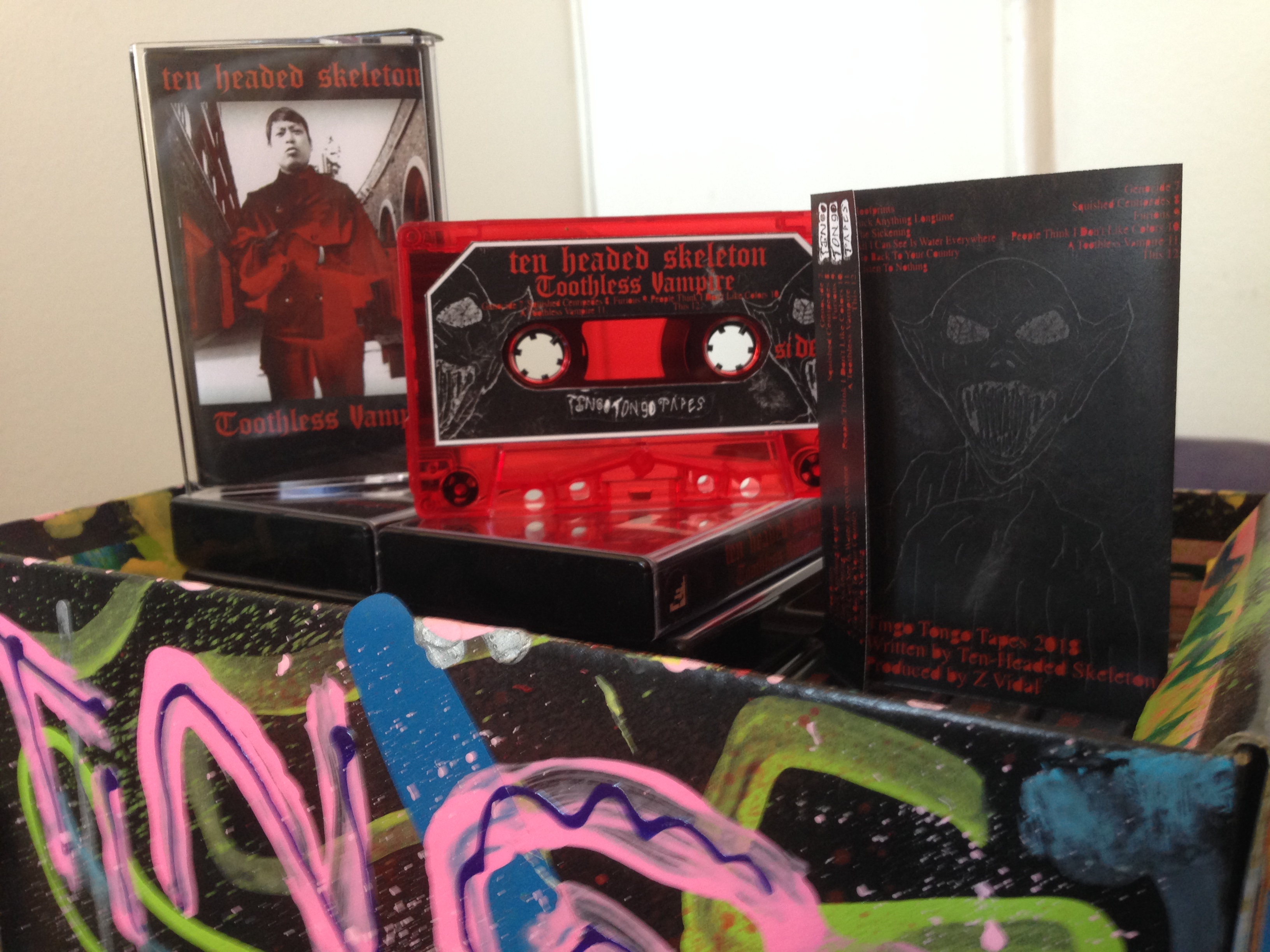 New Tape Alert: Toothless Vampire – TEN-HEADED SKELETON